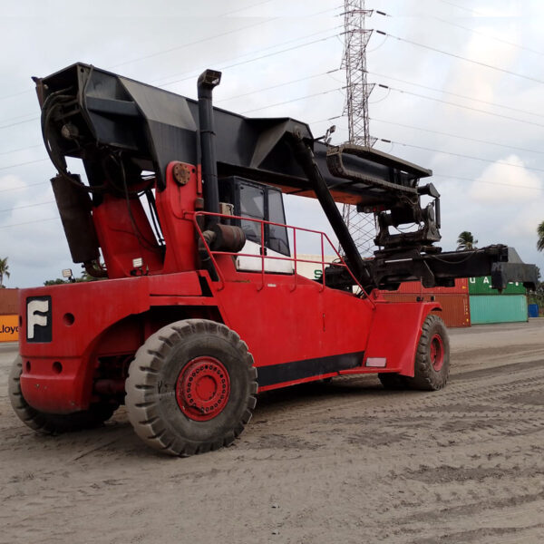 Fantuzzi Reach Stacker Boom Spreader - TractoDirecto